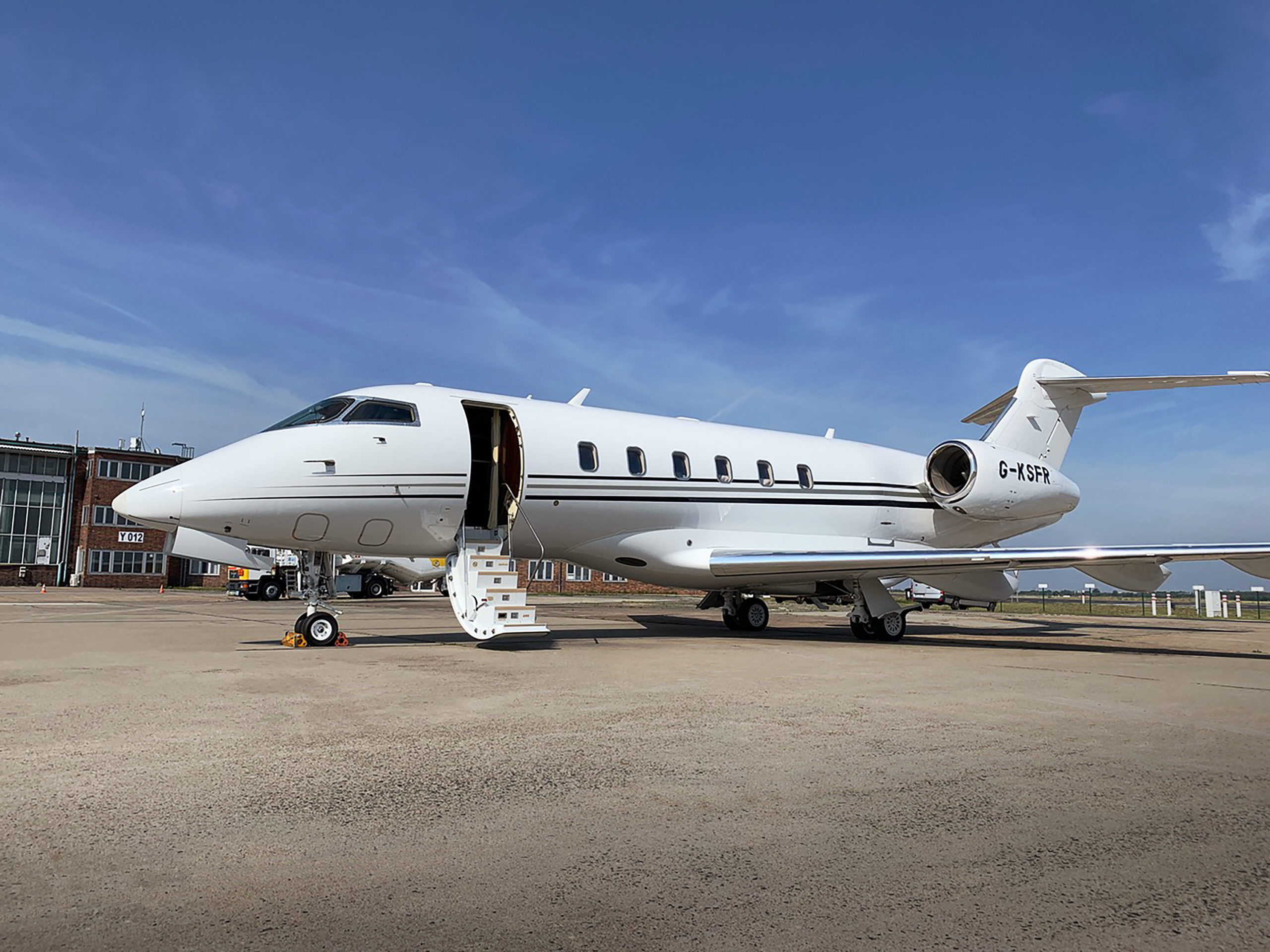 2008 Bombardier Challenger 300 | AircraftSeller.com